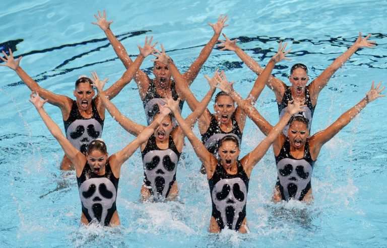 Synchronized Swim Fun: A Collection of Hilarious Photos - Page 19 of 25 ...