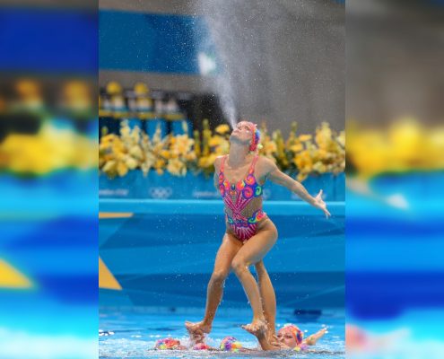 Synchronized Swim Fun: A Collection of Hilarious Photos - PicLine