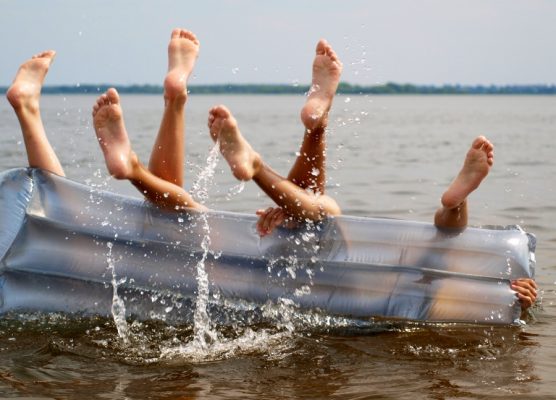 Laugh-Out-Loud: Funny Beach Photos That Will Make Your Day - Page 28 of ...